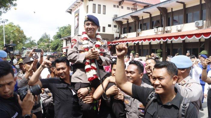 Polresta Barelang Gelar Farewell Parasa Pisah Sambut Kapolres, Semua Anggota Terharu ...