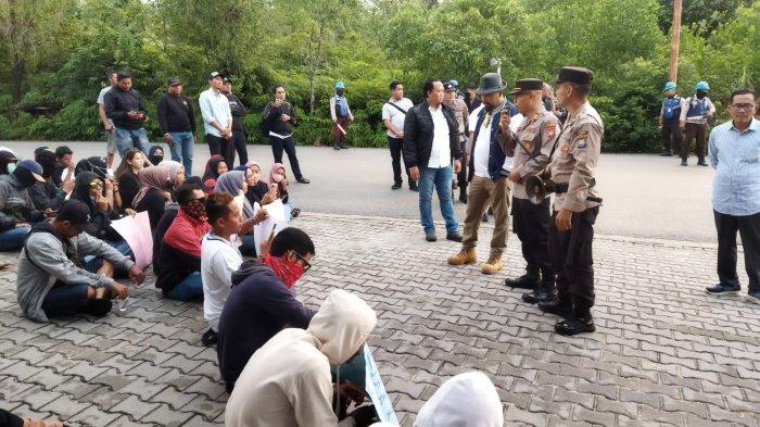 Warga Karimun Demo PT Saipem, Singgung Kesehatan Balita dan Lansia ...