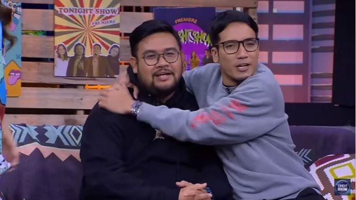 Desta Peluk Hifdzi Khoir yang Dirasa Sudah Berteman Sejak Lama - Tribunbatam.id