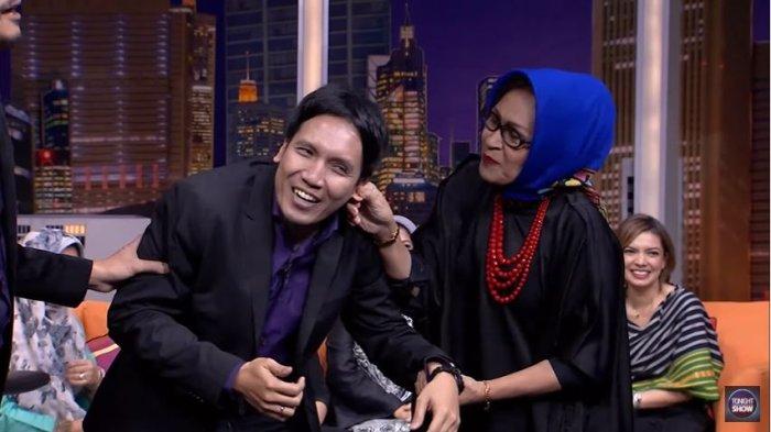 Desta Terdiam saat Dijewer oleh Ibu Vincent yang Datang ke Studio ...