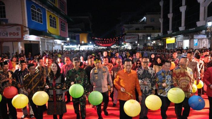 Gubernur Serukan Toleransi saat Hadiri Kepri Lantern Dream Parade 2023 ... Gubernur Serukan Toleransi saat Hadiri Kepri Lantern Dream Parade 2023 ...