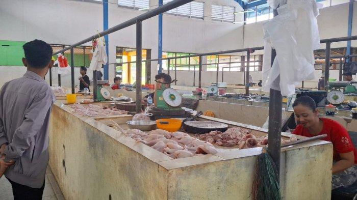 Harga Daging Ayam di Pasar Ranai Natuna Masih Stabil Jelang Natal dan Tahun Baru - Tribunbatam.id