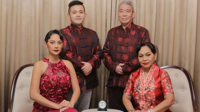 Erika Carlina Rayakan Imlek dengan Potong Rambut untuk Buang Sial ...