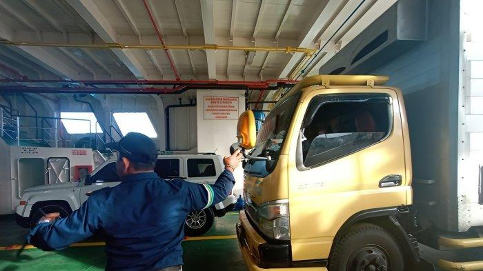 JADWAL KAPAL - Hari Kedua Lebaran, Penumpang Roro Rute Batam ...