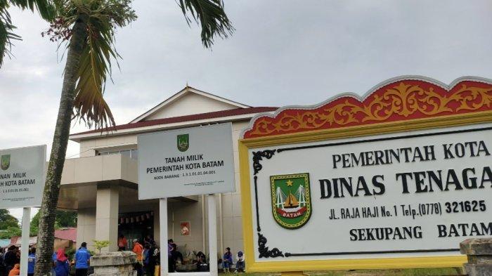 Apakah Perhitungan UMK Batam 2025 Gunakan KHL, Disnaker Sebut Masih ...