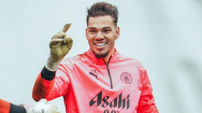 Pep Guardiola Buka Suara Terkait Masa Depan Kiper Manchester City ...