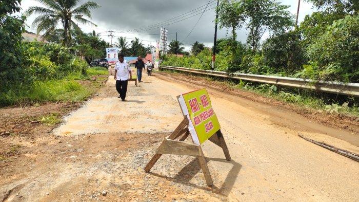Jalan Hancur di Lingga Akibat Alat Berat Perusahaan Mulai Disemenisasi ...