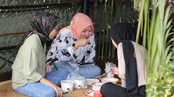 Kuliner Lingga Gubal Sagu Laris Manis saat Stand Bazar Festival Warisan ...