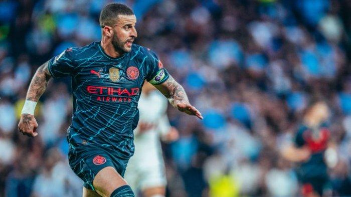 Kyle Walker Tertawakan Aksi Kocak Fans Arsenal Sebelum Laga Lawan ...