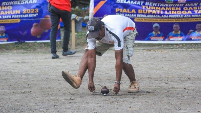 Hari Jadi Lingga Meriah dengan Lomba Adu Gasing, Orang tua Ikut Serta ...