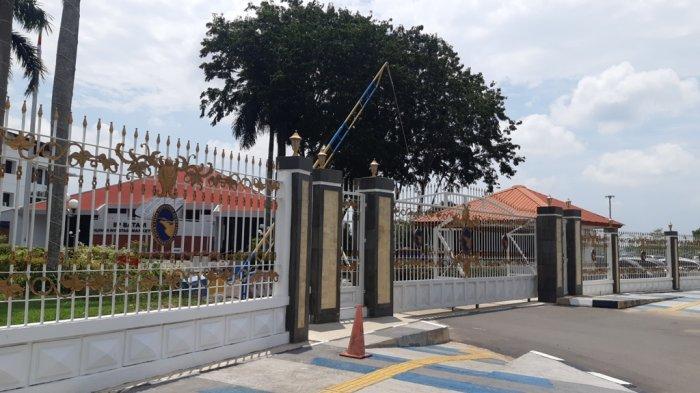 Air di Batam Mati Sepekan, Warga Perumahan Bukit Raya Singgahi Kantor ...