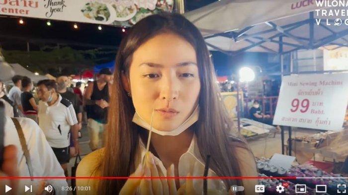 Natasha Wilona Makan Ulat dan Belalang di Pasar Malam Thailand - Halaman 3 - Tribunbatam.id