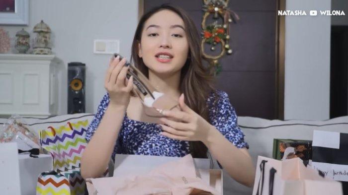 Natasha Wilona Kegirangan Dapat Kado High Heels dari Mamanya - Tribunbatam.id