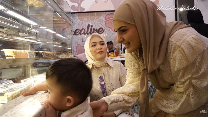 Nathalie Holscher Malu Tak Bawa Dompet saat Adzam Pilih Kue di ...