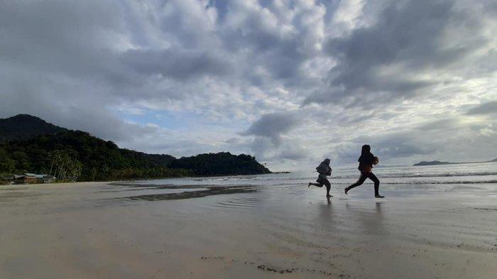 Pantai Padang Melang Anambas Destinasi Wisata di Kepri, Panjang Bibir ...