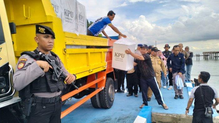 KPU Karimun Distribusikan Logistik Pilkada Serentak 2024, Hari Ini di Pulau Karimun - Tribunbatam.id
