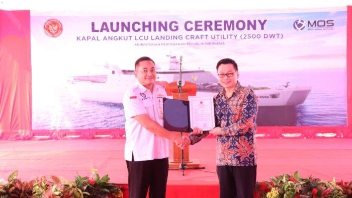 PT MOS Karimun Launching Kapal Angkut LCU ADRI LIII Milik TNI AD ...