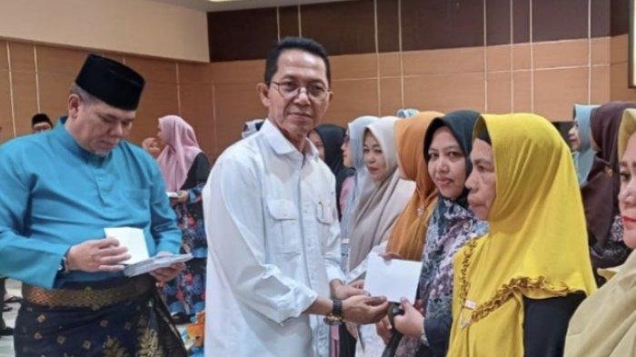 Jelang Idulfitri, 61 Janda dan 130 Anak Yatim ASN di Batam Dapat Santunan Pemko Batam ...