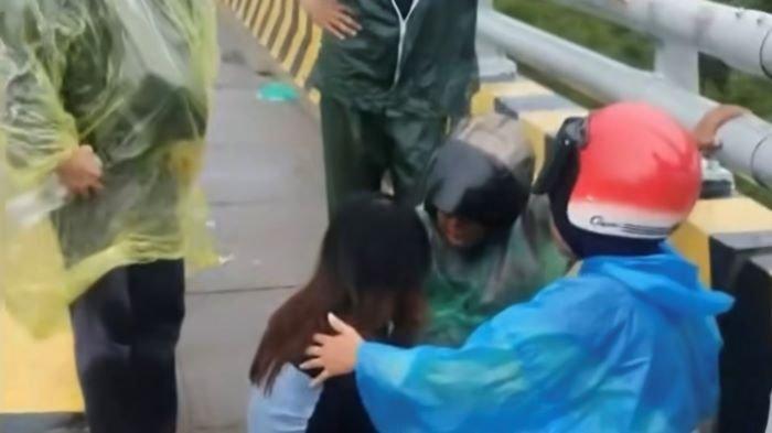 Viral di Batam Wanita Muda Hendak Lompat dari Jembatan 3 Barelang, Ini ...