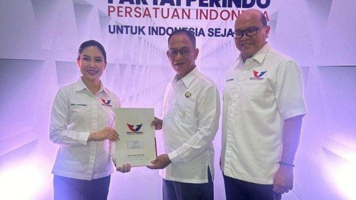 Awe - Ishak Optimistis Ikut Pikada Lingga 2024: Di atas Langit Masih ...