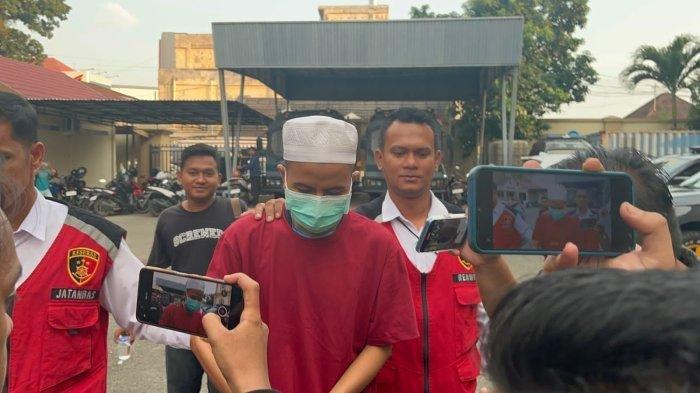 Tampang Aprizal Pimpinan Ponpes Rudapaksa 12 Santri, Kerap Diundang Isi ...