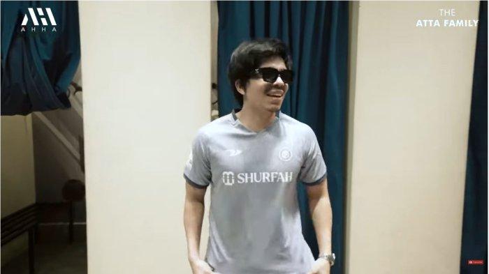 Atta Halilintar Kegirangan Kenakan Jersey Christiano Ronaldo Sambil ...