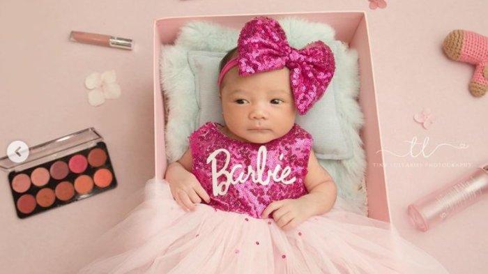 Potret Menggemaskan Azura Humaira Nur Atta saat Cosplay jadi Barbie ...