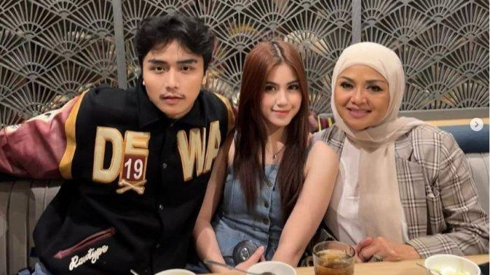 Betharia Sonata Rela Sujud di Kaki Ibunda Rinoa Senduk demi Leon Dozan ...