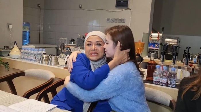 Rinoa Peluk dan Cium Ibu Leon Dozan usai Damai, Betharia Sonatha: Mukjizat Bagi Saya ...