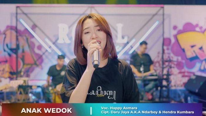 Lirik Lagu Anak Wedok dari Happy Asmara Lengkap dengan Terjemahan - Tribunbatam.id