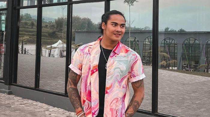 Profil Renaga Tahier, Digugat Cerai Della Nikta Oktariza atas Dugaan Perselingkuhan - Tribunbatam.id