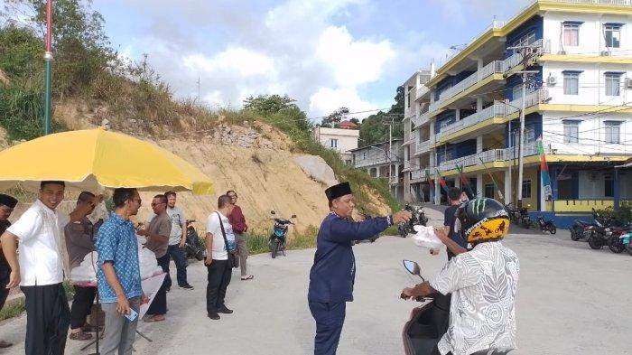 Ramadan di Anambas, Komunitas Pen Gate Bagikan Takjil Buat Warga ...