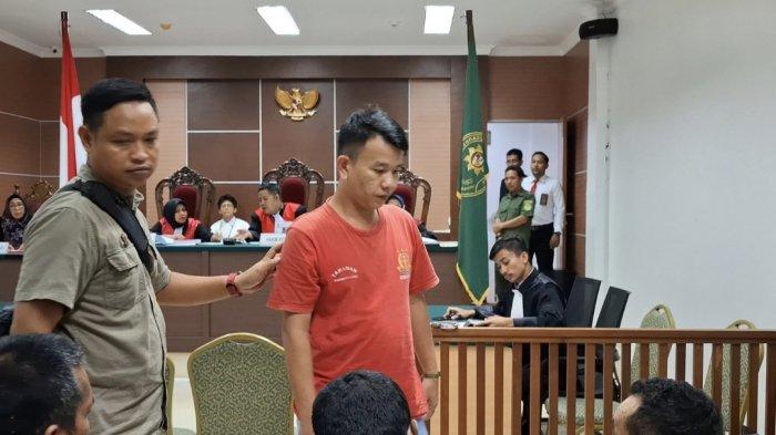 Divonis 1 Tahun 2 Bulan, Along Terbukti Sebar Foto Asusila Selingkuhan ...