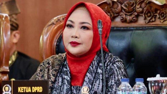 Profil Yuniarni Pustoko Weni, Perempuan Pertama Berpangkat Ketua DPRD Kota Tanjungpinang ...