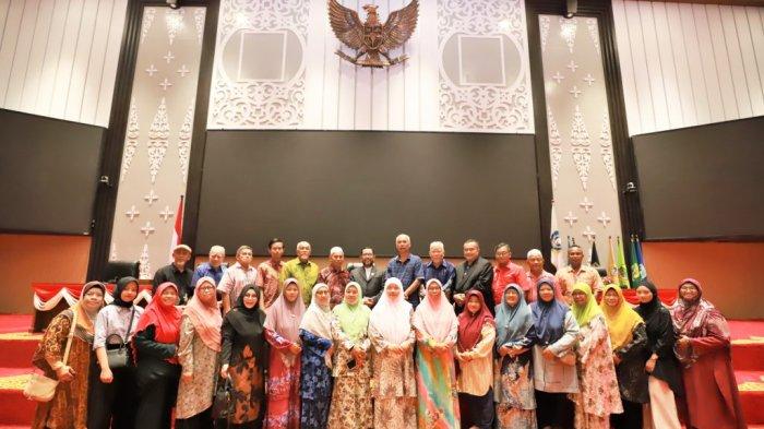 Veteran UMNO Bahagian Kulai Kunjungi DPRD Kepri - Tribunbatam.id