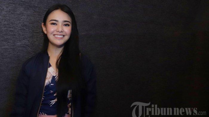 Amanda Manopo Pamer Foto Seksi Gunakan Bra Tipis di Atas Ranjang, Komentar Billy Syahputra ...