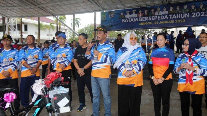 Meski Hujan, Ribuan Warga Batam Semangat Ikuti Batam Bersepeda 2023 di ...