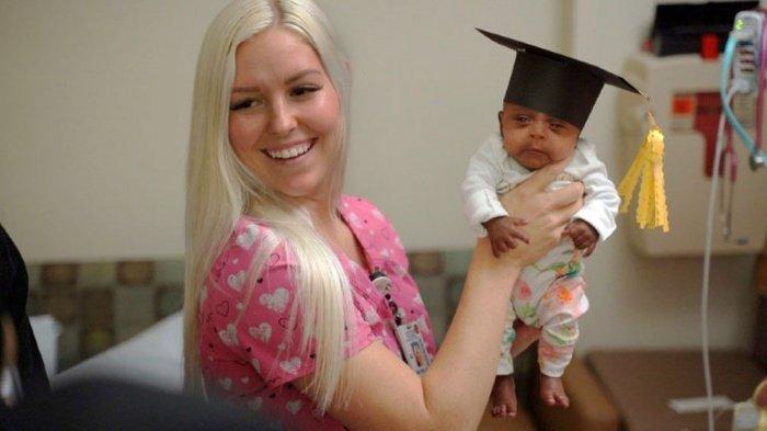 Bayi Terkecil di dunia yang lahir di California. Ukurannya Hanya ...