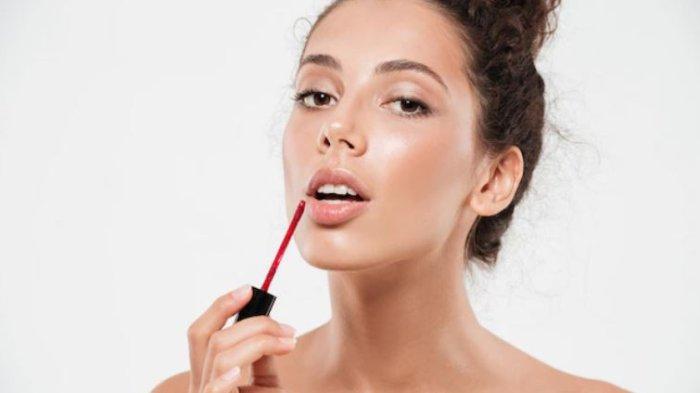 7 Tips Membuat Bibir Merah Alami, Salah Satunya Rajin Eksfoliasi - Tribunbatam.id