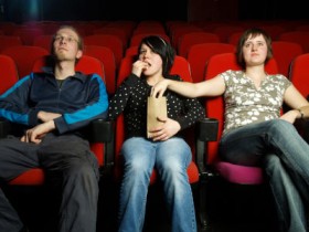 Blitz Theatre Batam Perkenalkan Film-film Komedi Paling Baru ...