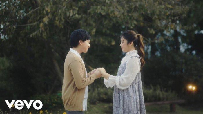 Lirik Lagu Tiara Andini - Cintanya Aku Versi Inggris, Viral di TikTok ...