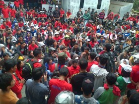 Ratusan Pekerja Ghim Li Indonesia Geruduk Disnaker Batam - Tribunbatam.id