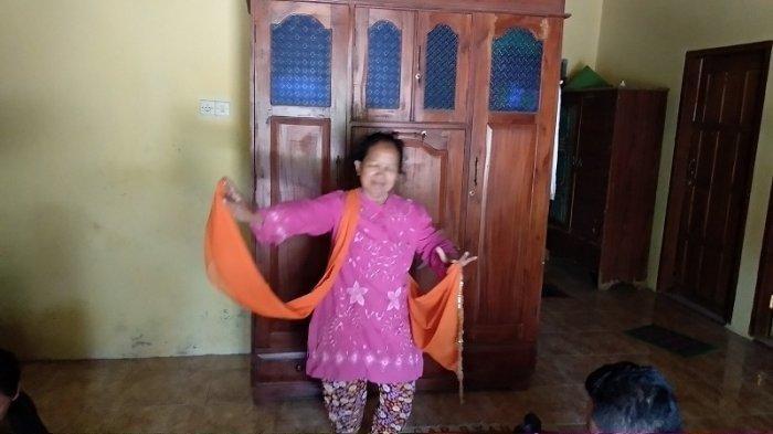 Kisah Desa Penari di Gunung Kidul yang Terancam Mati, Mbah Gunem ...