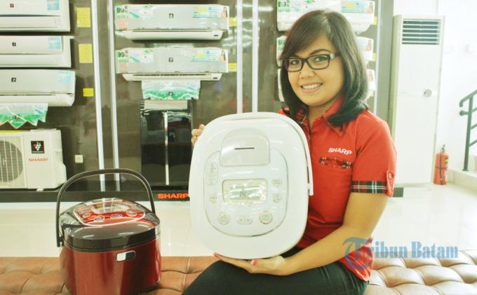 Masakan Cepat Matang dengan Digital Rice Cooker Sharp KS-TH18-WH ...