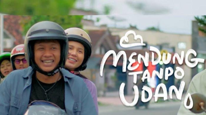 Sinopsis Film Mendung Tanpo Udan, Tayang Hari Ini 29 Februari 2024 di Bioskop - Halaman 2 ...