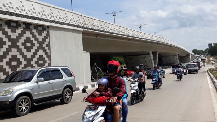 Fly Over Laluan Madani Batam Dipasang Lampu Hias Setinggi 10 Meter ...