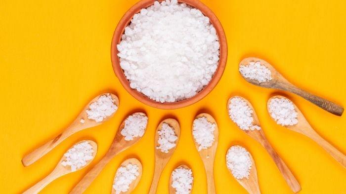 4 Manfaat Garam Krosok, Apa Boleh Dipakai untuk Mandi Garam ...
