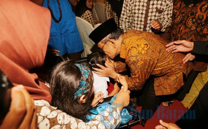Habibie Usulkan Batam Menjadi Provinsi Khusus - Tribunbatam.id