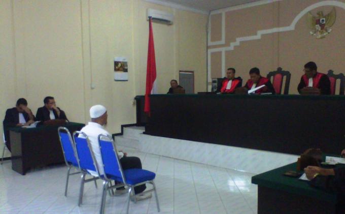 Hendriyanto Divonis 1 Tahun 8 Bulan - Tribunbatam.id