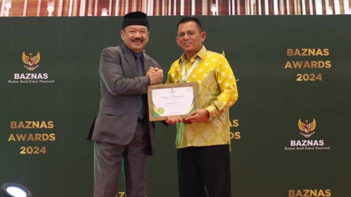 Gubernur Kepri Ansar Ahmad Terima Anugerah Baznas Award 2024 - Tribunbatam.id
